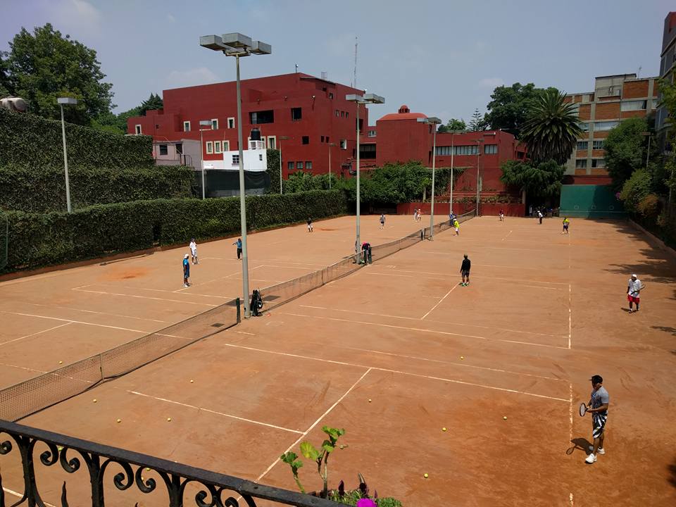 Agarra las raquetas y descubre cuatro lugares para jugar tenis - Máspormás
