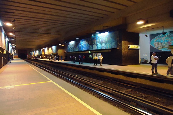 ¿Qué hay afuera del Metro Copilco? - Máspormás