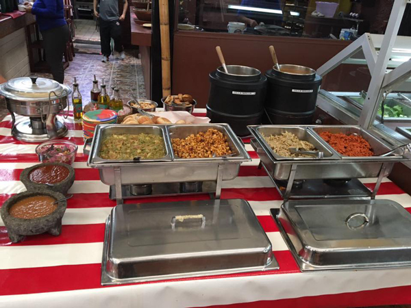 En estos buffets puedes comer todo lo que quieras por menos de $200